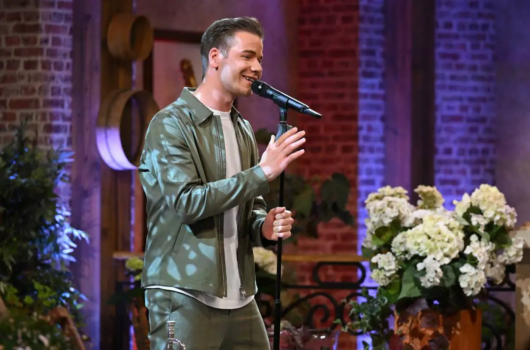 ANDY BORG: Wie schlägt er sich heute Abend mit seinem Schlager-Spaß ...