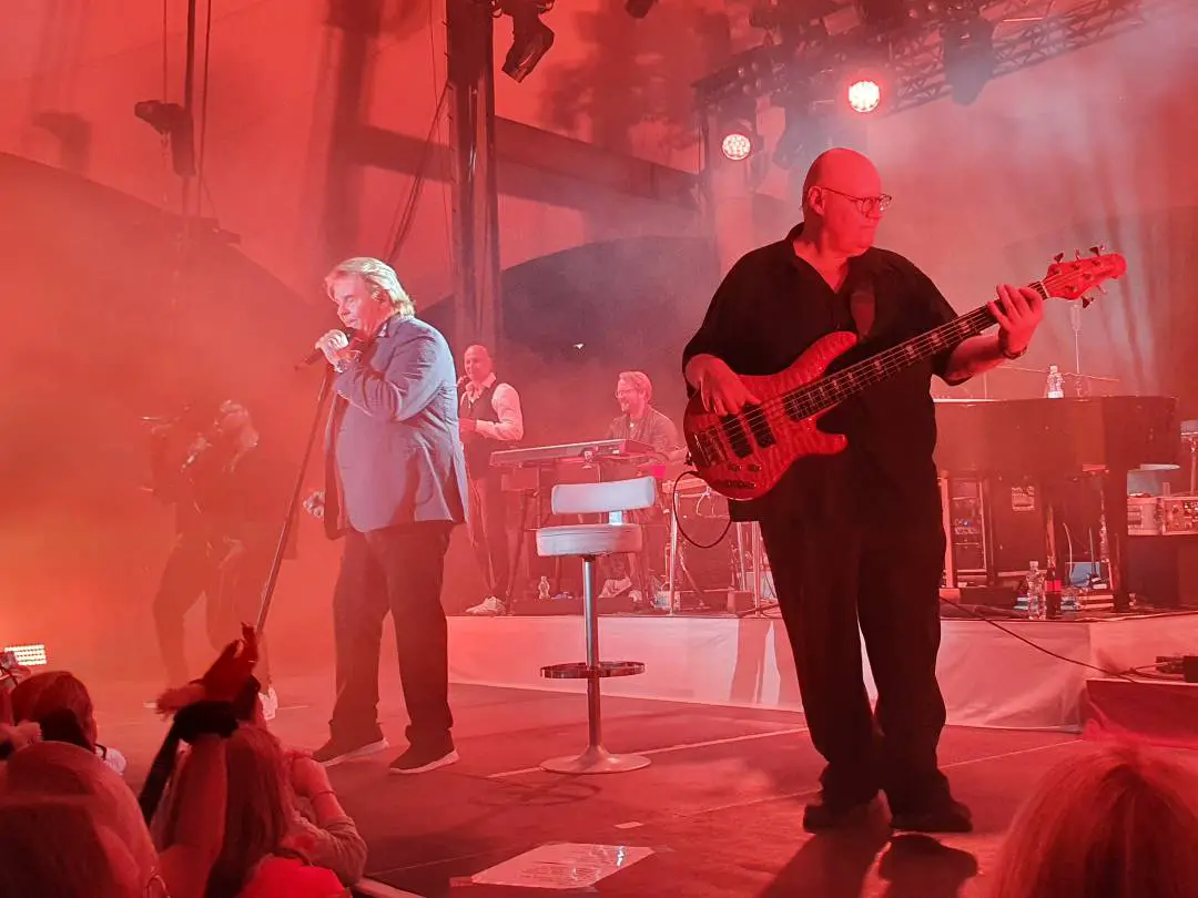 HOWARD CARPENDALE: Begeisterndes Konzert im Amphitheater Gelsenkirchen